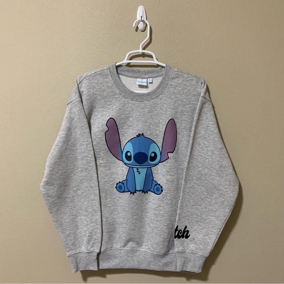 Disney | Tops | Disneys Lilo Stitch Pullover Crewneck Sweatshirtsize M ...
